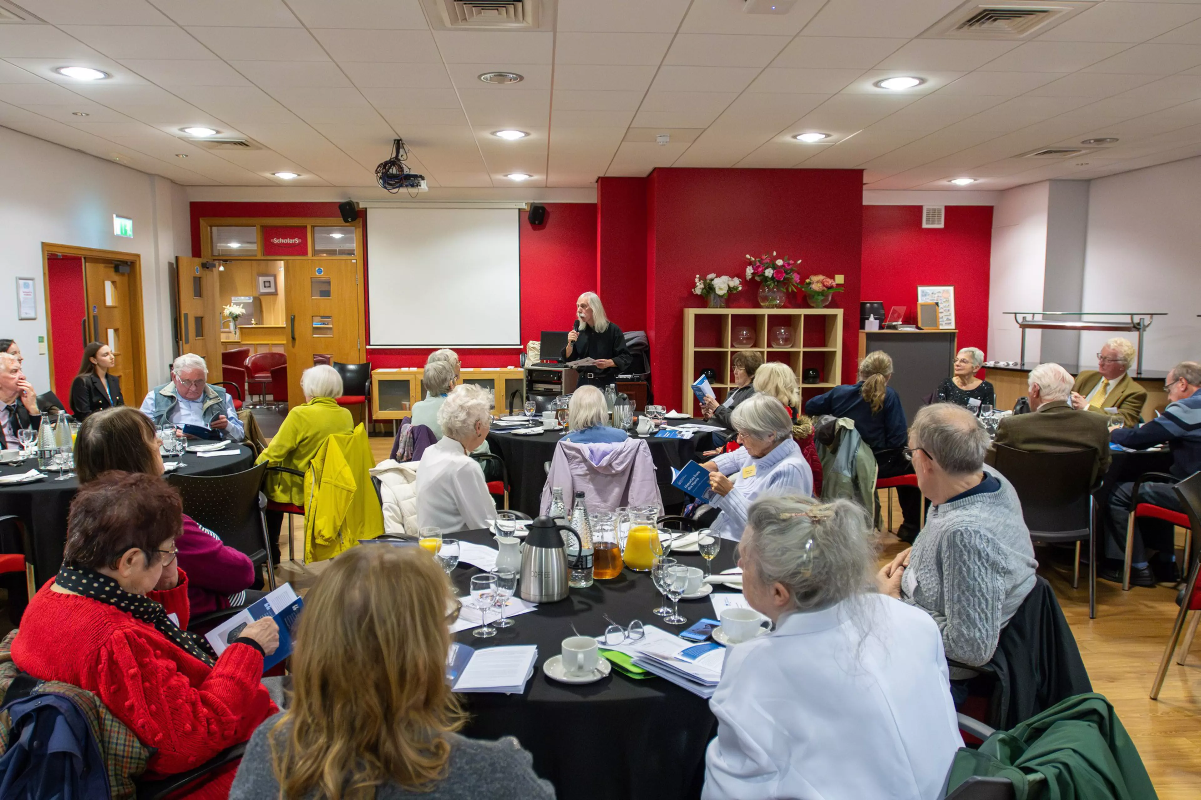 Harris Alumni reunite and reminisce about the ‘Histories of the Harris’