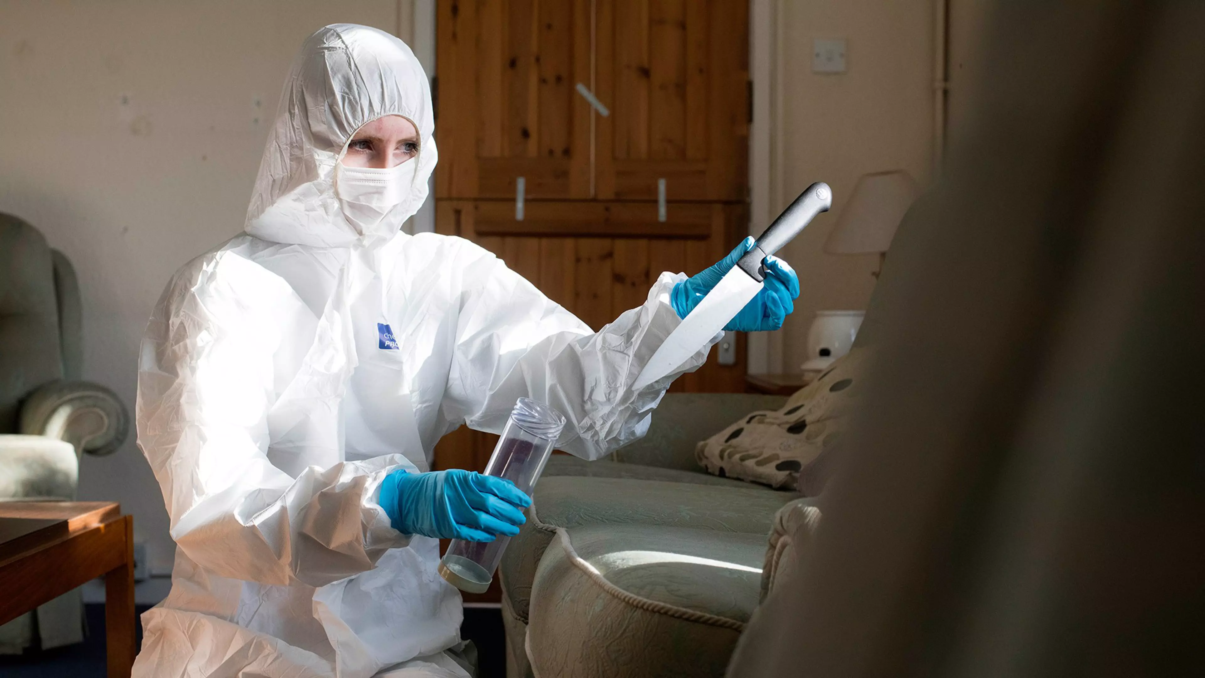 Becoming a Forensic Scientist | Step by Step Guide
